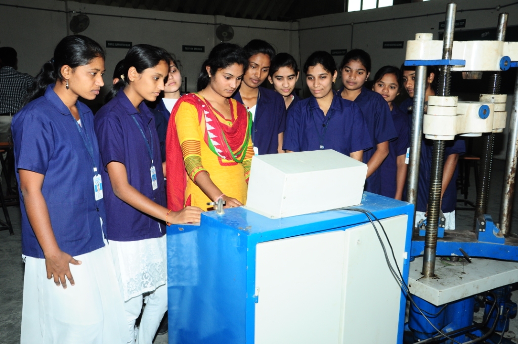 JNTUH University College of Engineering Manthani